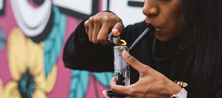 Marijuana Bongs: What’s the Deal? I Growing Marijuana Blog